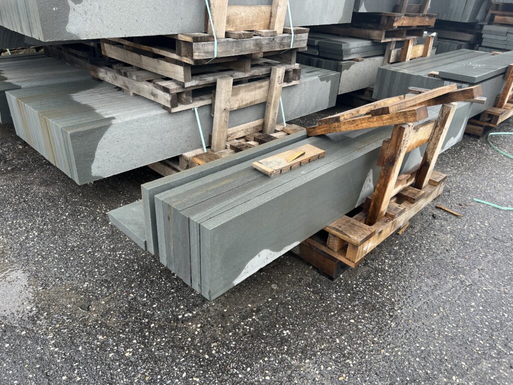 Buy Bluestone Treads —Long Island, NY & NYC Delivery - Astro Masonry