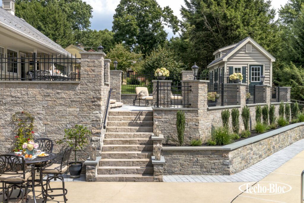 Buy Techo-Bloc Röcka Step —Long Island, NY & NYC Delivery - Astro Masonry